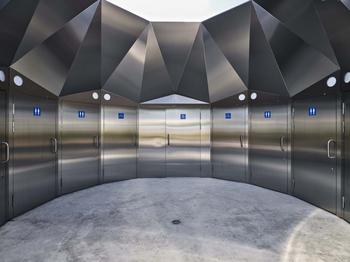 Kieselstein am Strand - Architekturprojekte - swiss-arc.ch